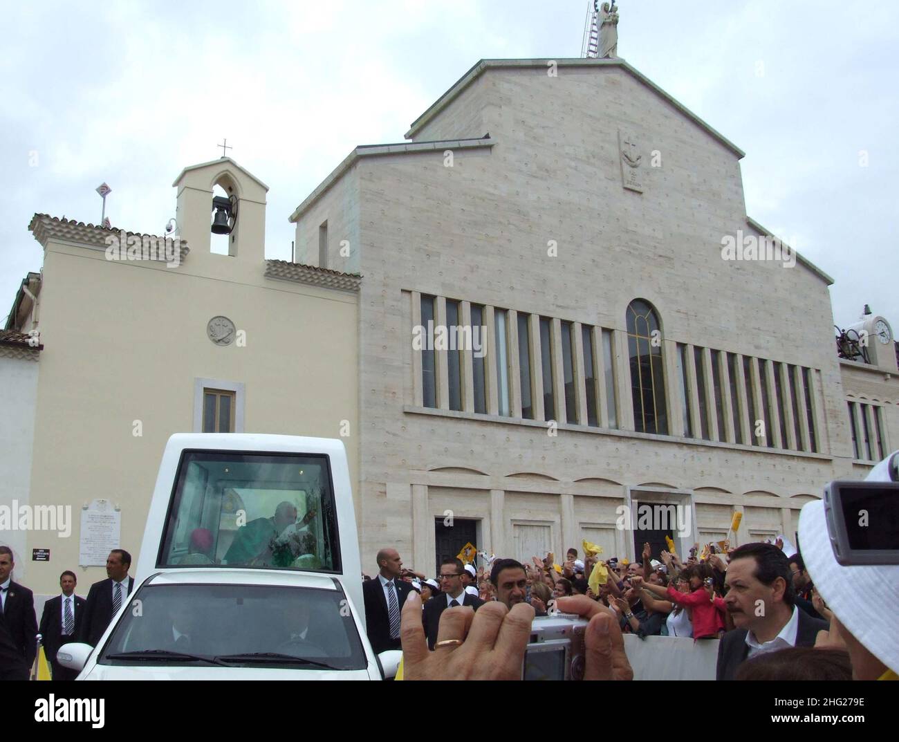 Pope Benedict XVI visits the Shrine of Padre Pio in San Giovanni ...