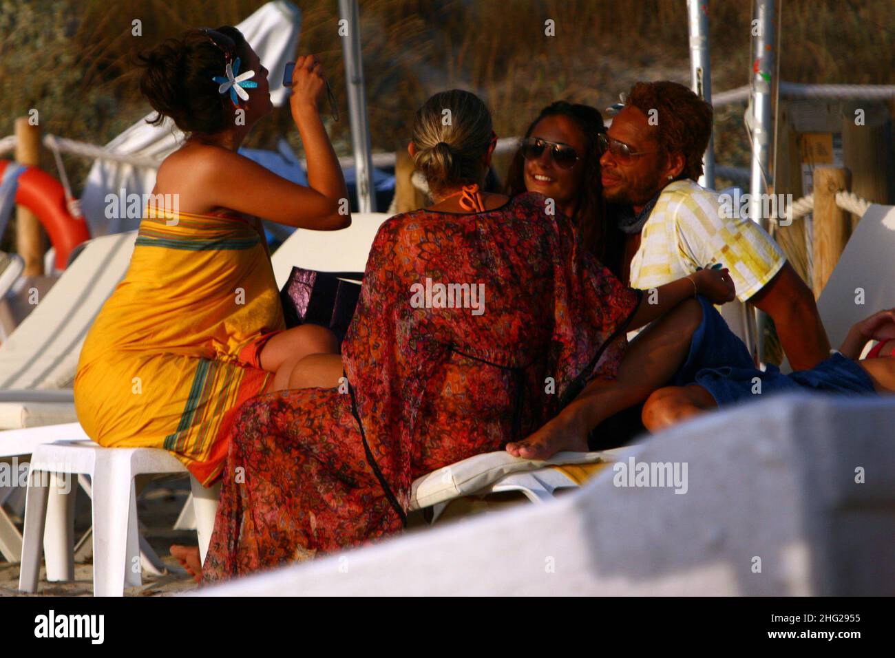 Us actor Gary Dourdan with girlfriend Maria Del Alamo and friends on ...