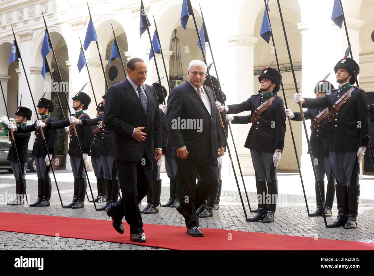 Italian President Silvio Berlusconi (l) meets with with the President ...