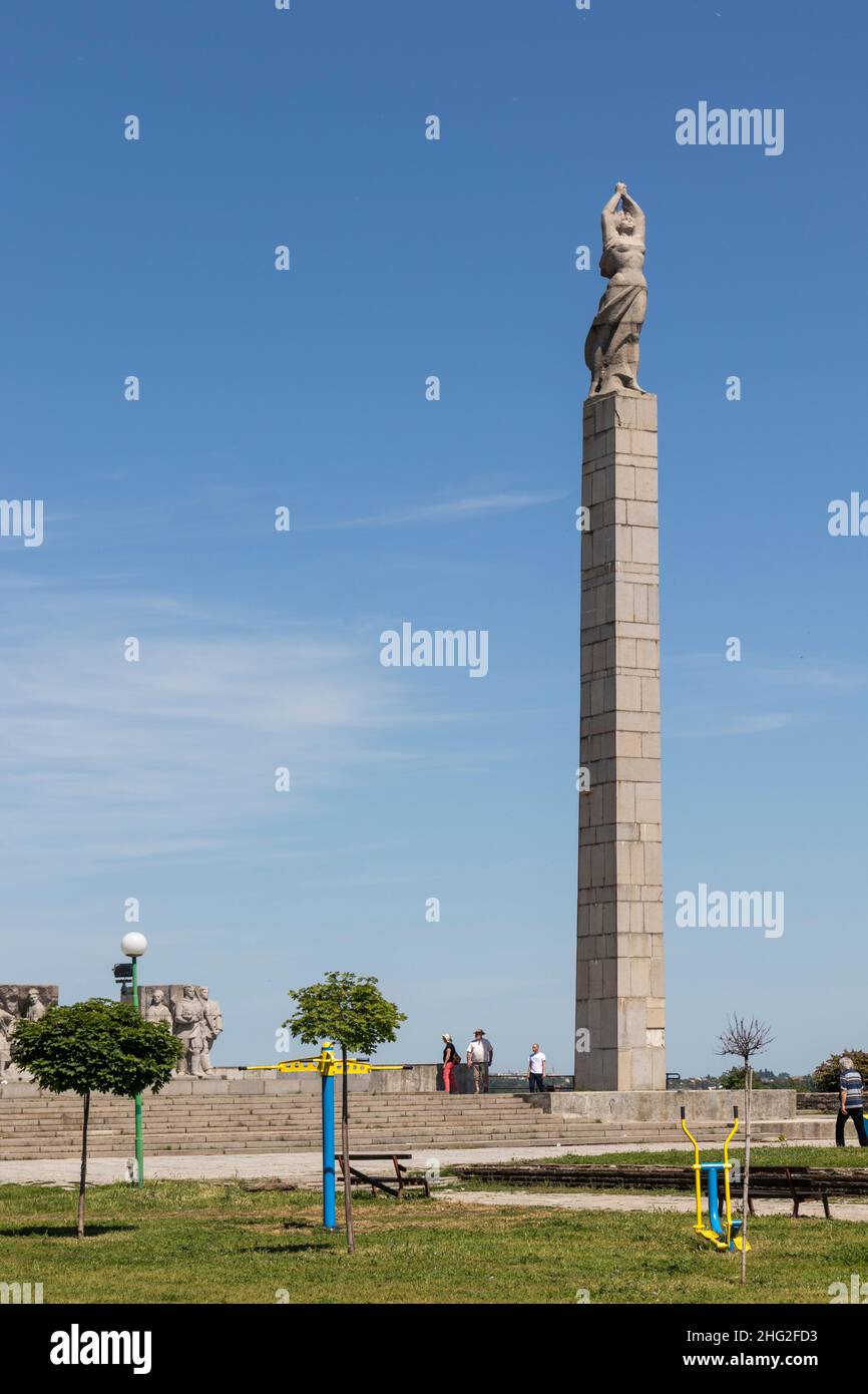 VIDIN, BULGARIA - MAY 23, 2021: The Monument of Freedom at the coast of ...