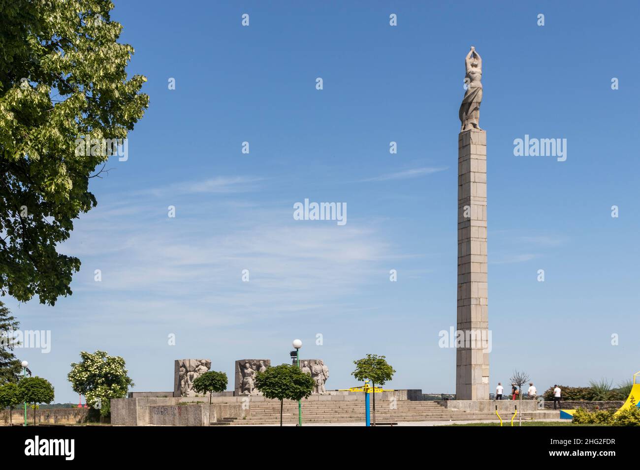 VIDIN, BULGARIA - MAY 23, 2021: The Monument of Freedom at the coast of ...
