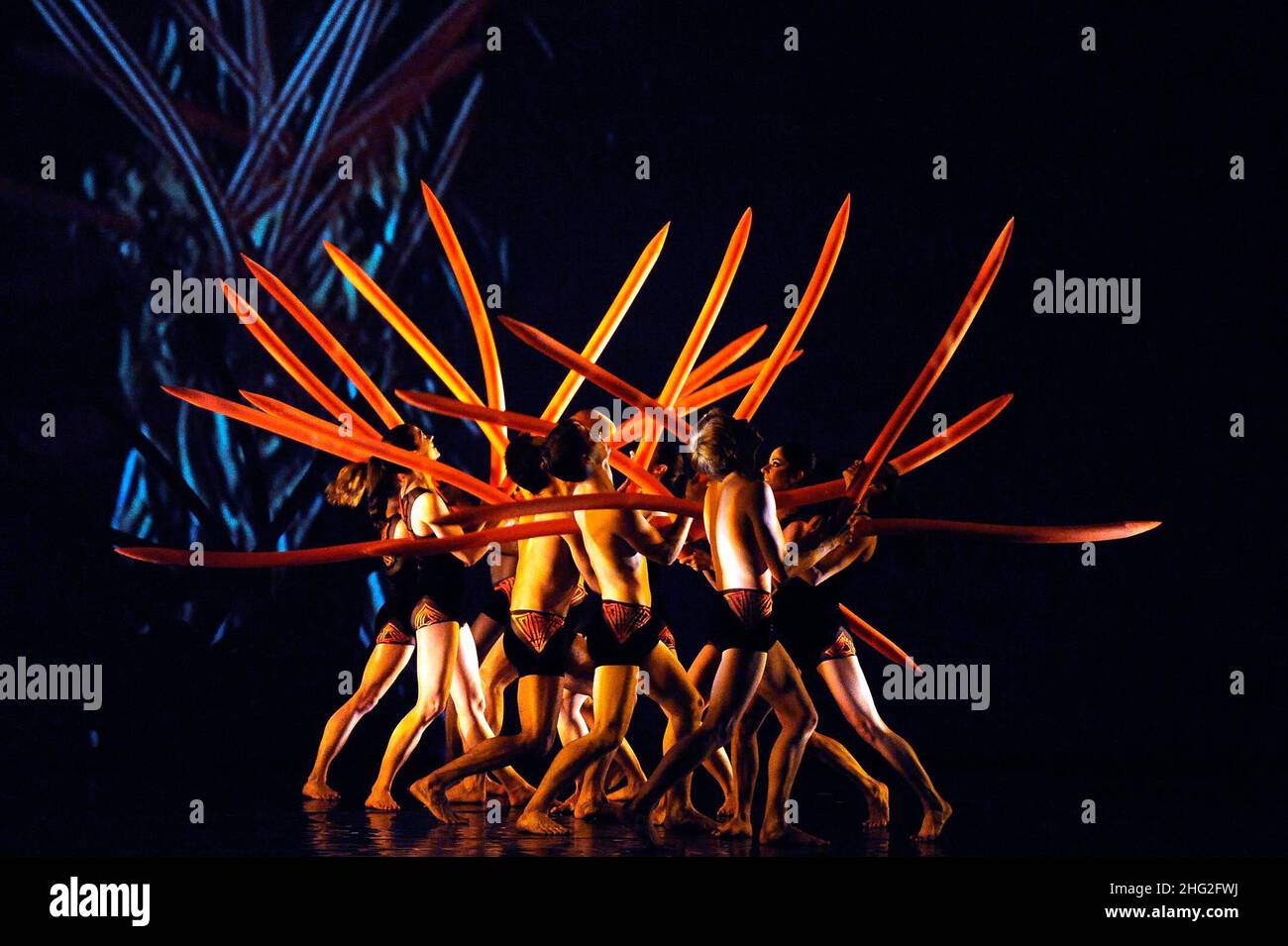 Momix hi-res stock photography and images - Alamy