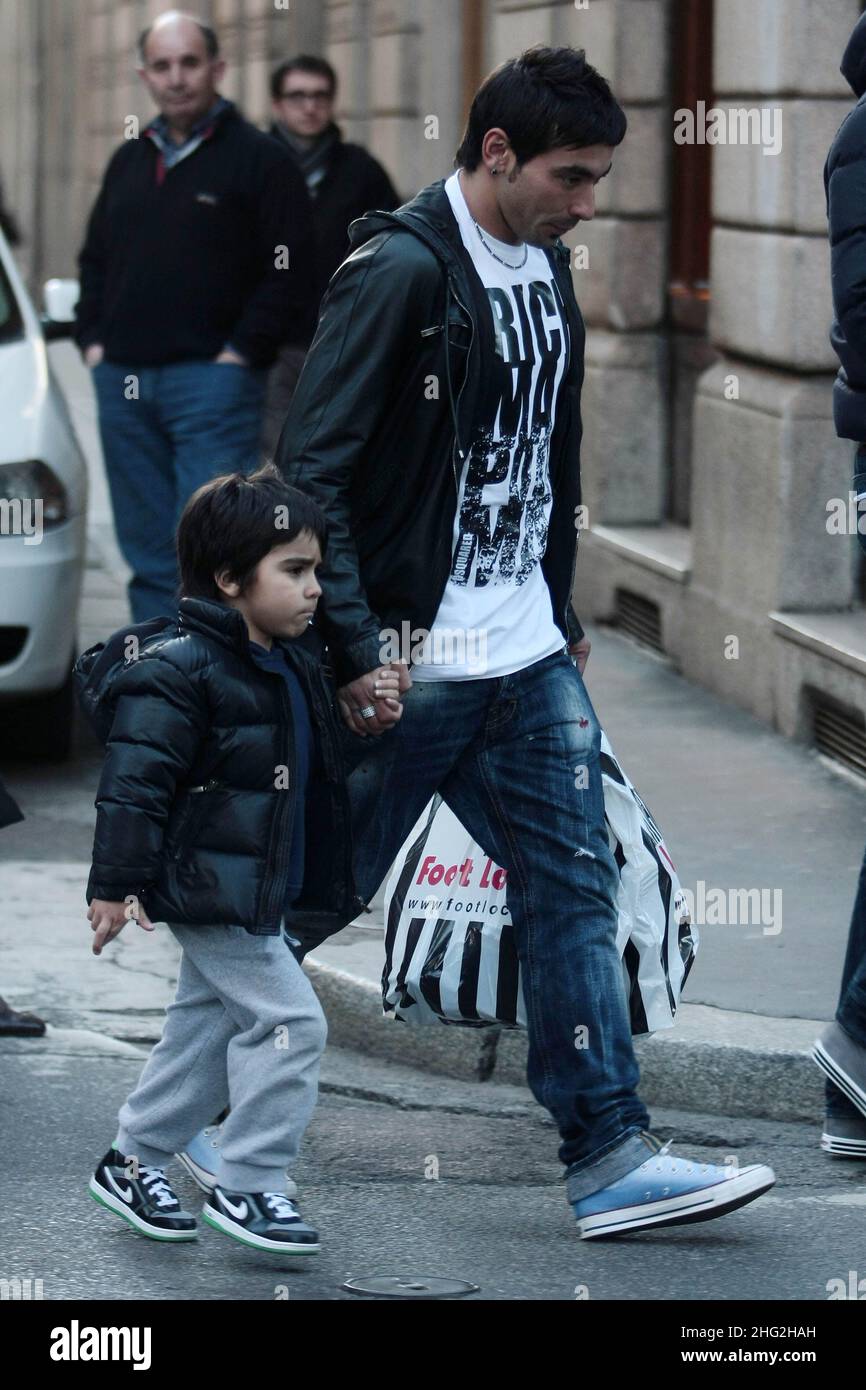 Argentine footballer Ezequiel Lavezzi with his son Thomas, Milan Stock ...