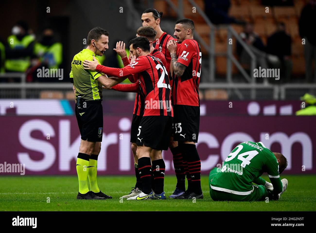 Serra referee hi-res stock photography and images - Alamy