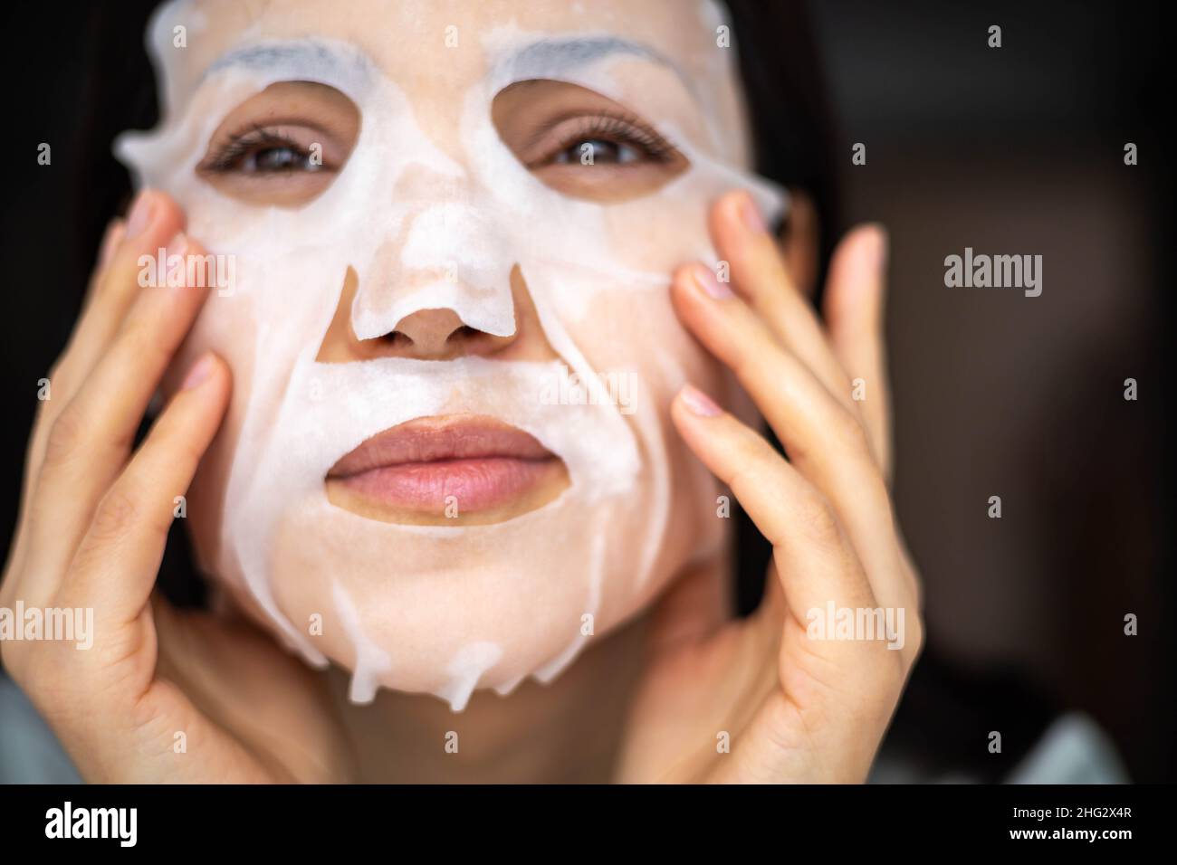 Tissue mask hi-res stock photography and images - Alamy