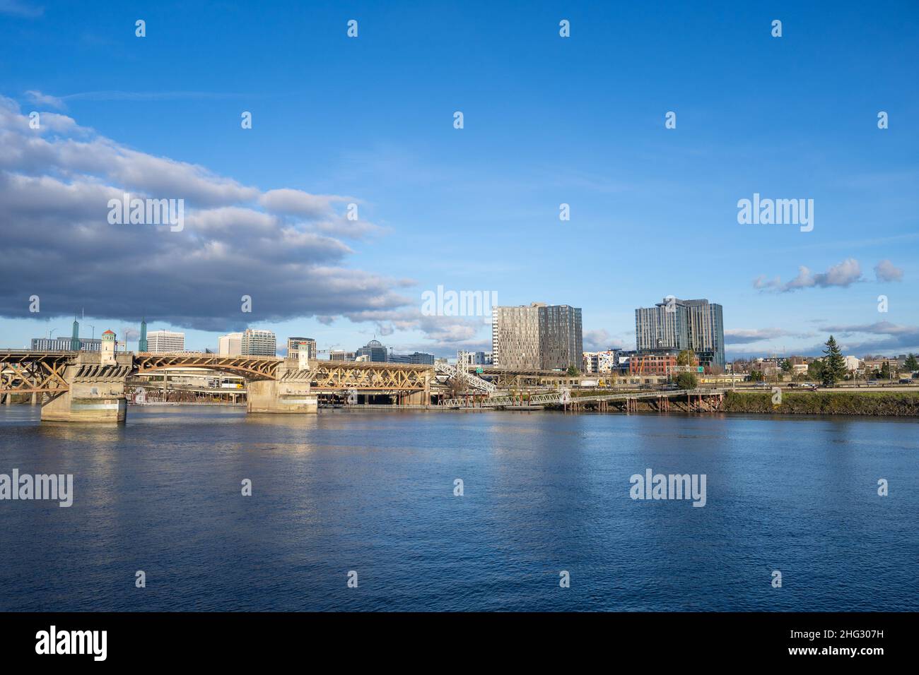 Governor Tom McCall Waterfront Park is park located in downtown ...