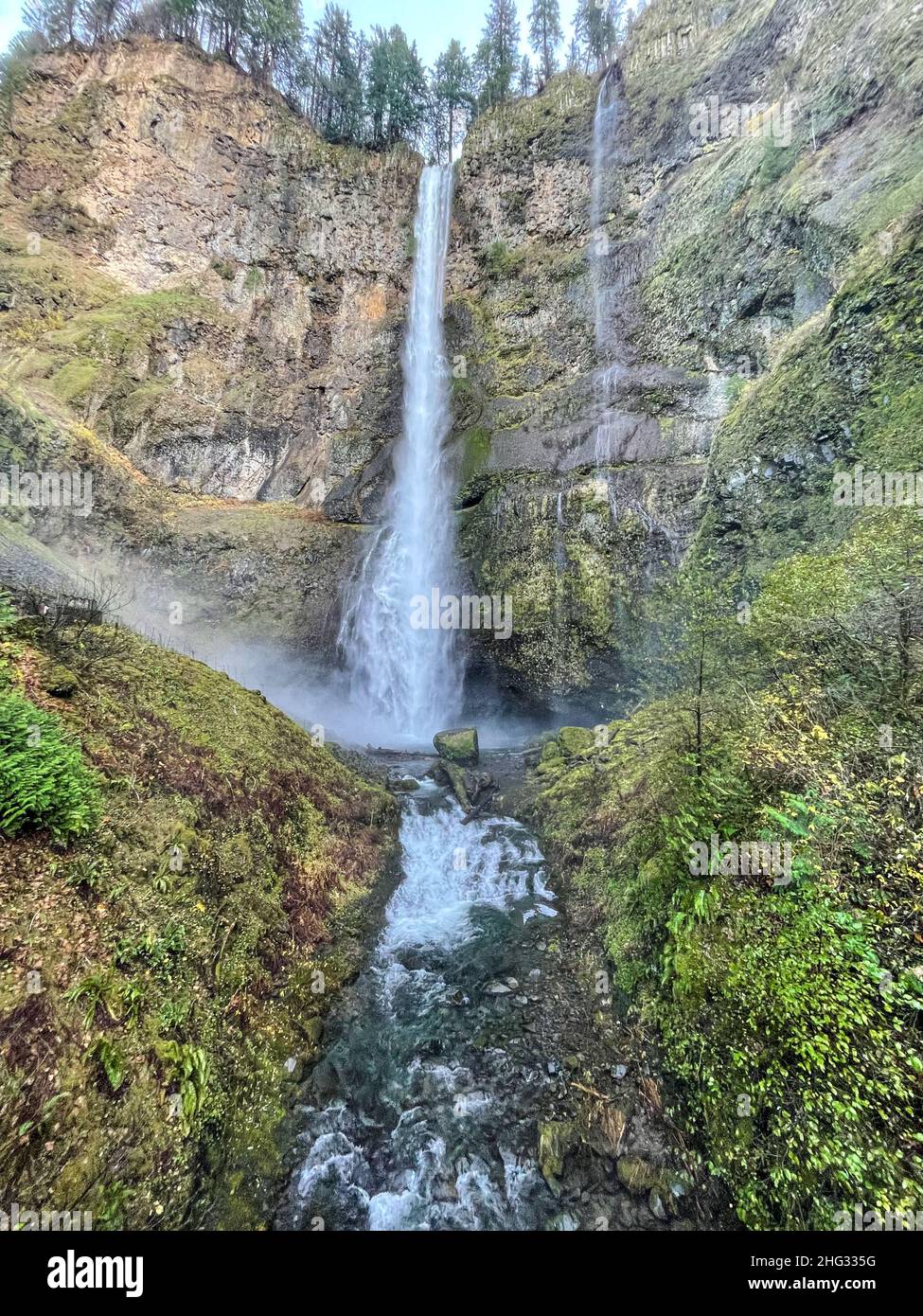 Multnomah Falls is a waterfall located on Multnomah Creek in the ...