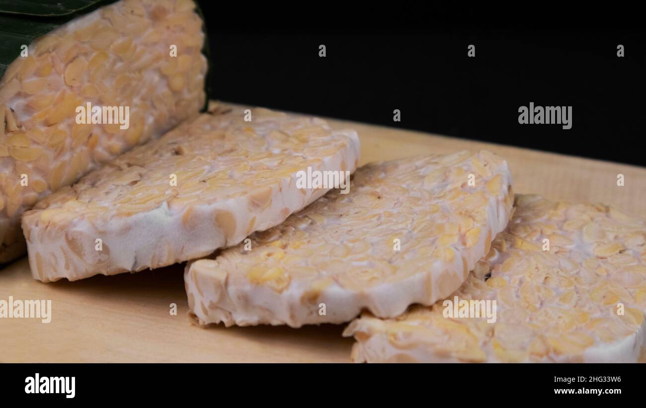 Sliced tempeh hi-res stock photography and images - Alamy