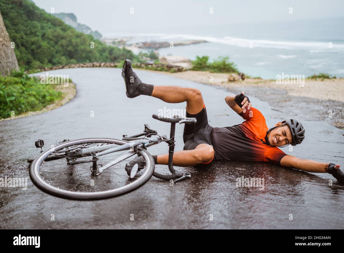 Exhausted cyclist hi-res stock photography and images - Alamy