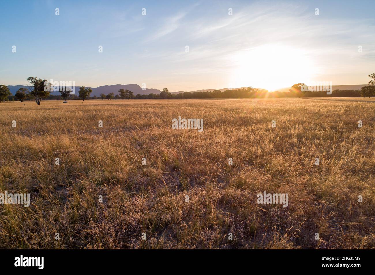 Sunrise over blue mountains australia hi-res stock photography and ...