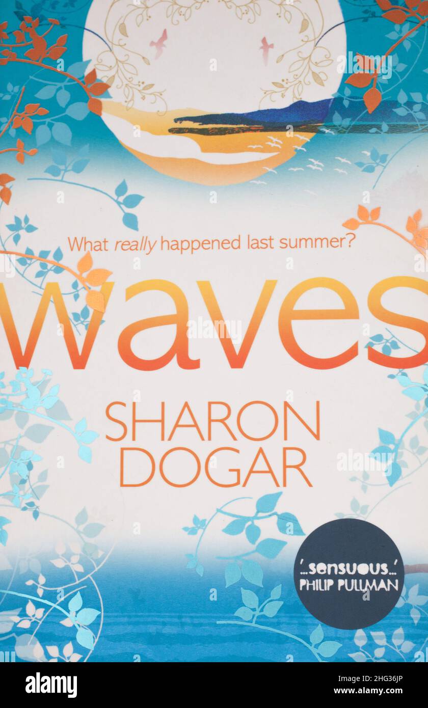 Modern waves hi-res stock photography and images - Alamy