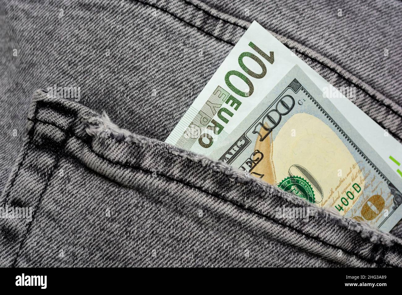 100 euro banknote back hi-res stock photography and images - Alamy