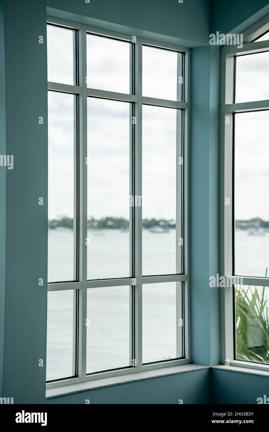 Hurricane proof building hi-res stock photography and images - Alamy