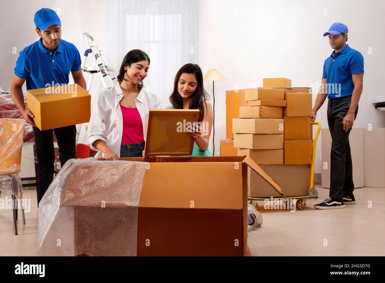 Carton boxes hi-res stock photography and images - Alamy