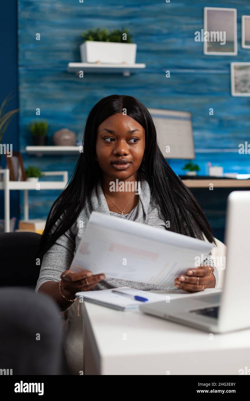 Person office work doing screen hi-res stock photography and images - Alamy