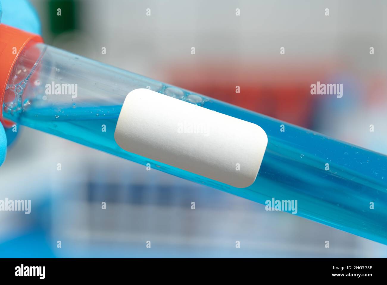 Test tube with empty label to laboratory research Stock Photo - Alamy