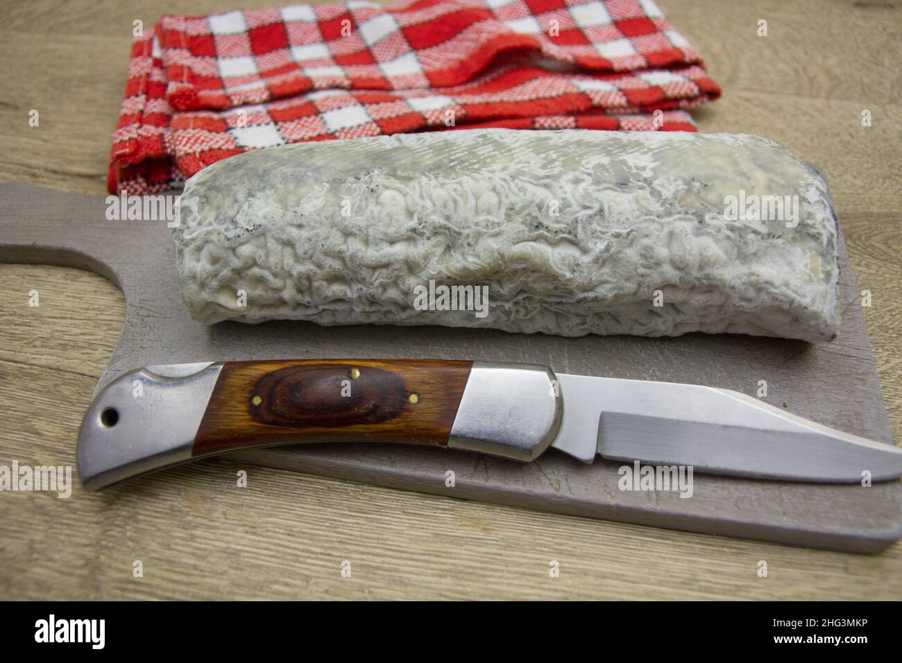 Goat cheese log hi-res stock photography and images - Alamy