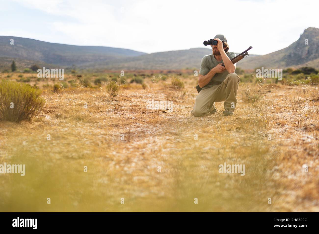 Soldier looking through binoculars hi-res stock photography and images ... Soldier looking through binoculars hi-res stock photography and images ...