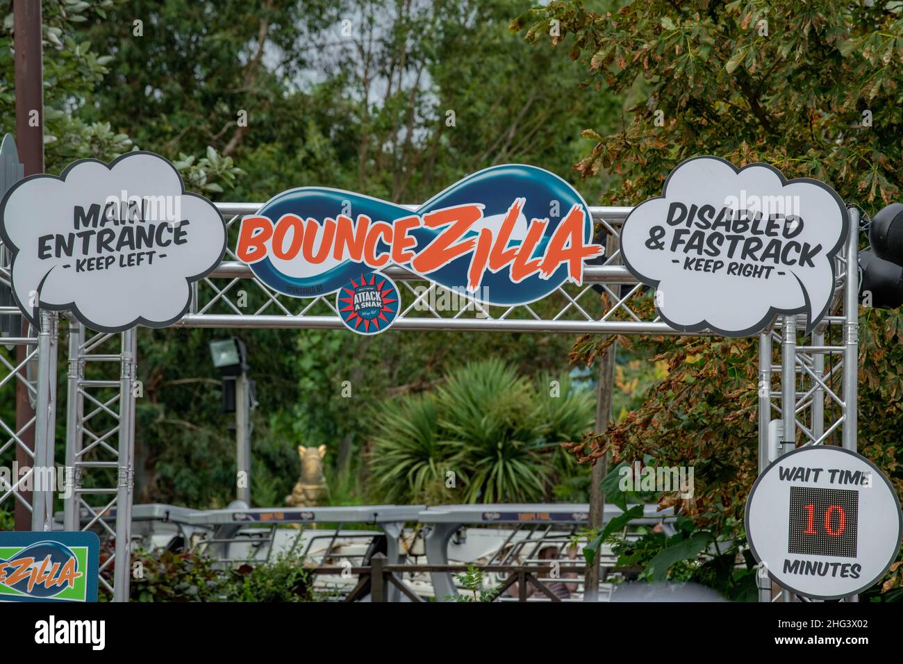 The Swarm and Saw The Ride (from the Movie) at Thorpe Park Theme Park ...