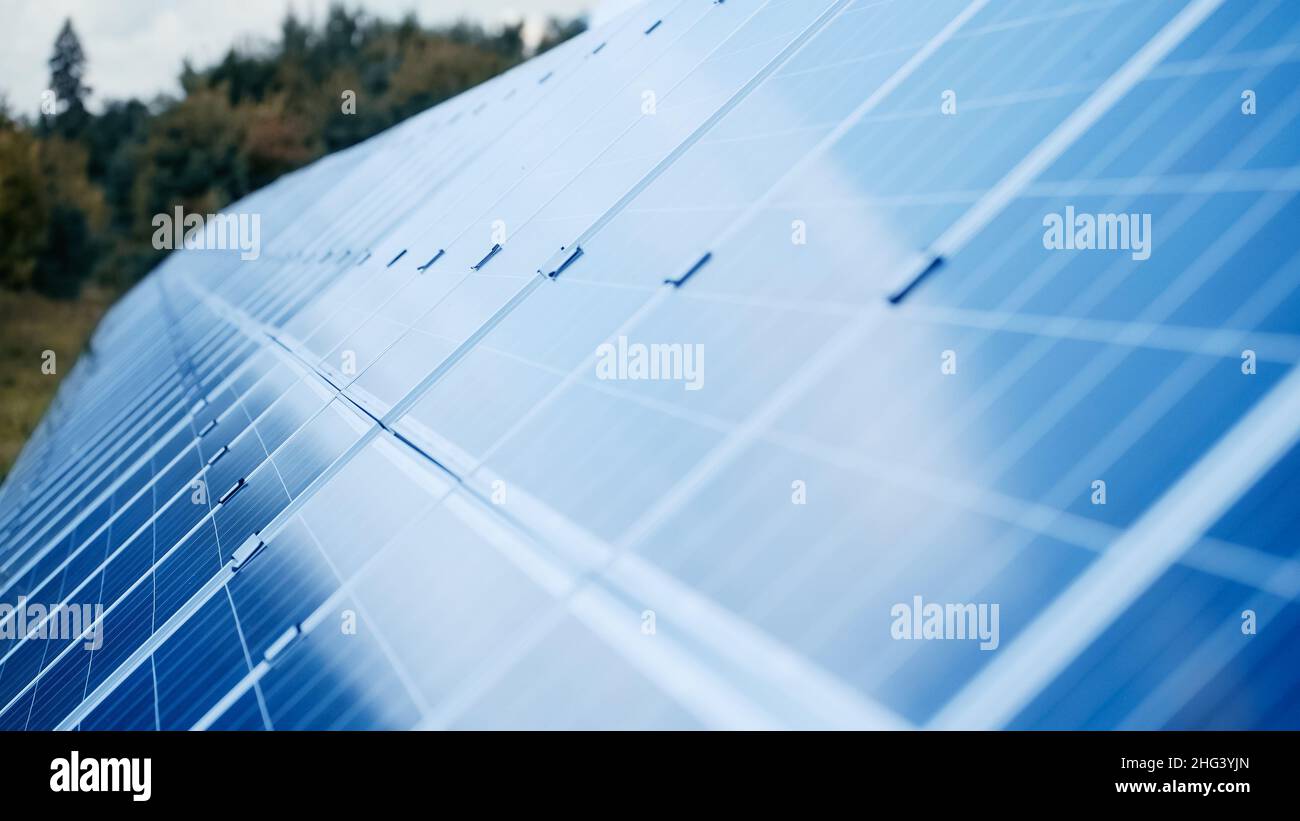 Solar batteries hi-res stock photography and images - Alamy