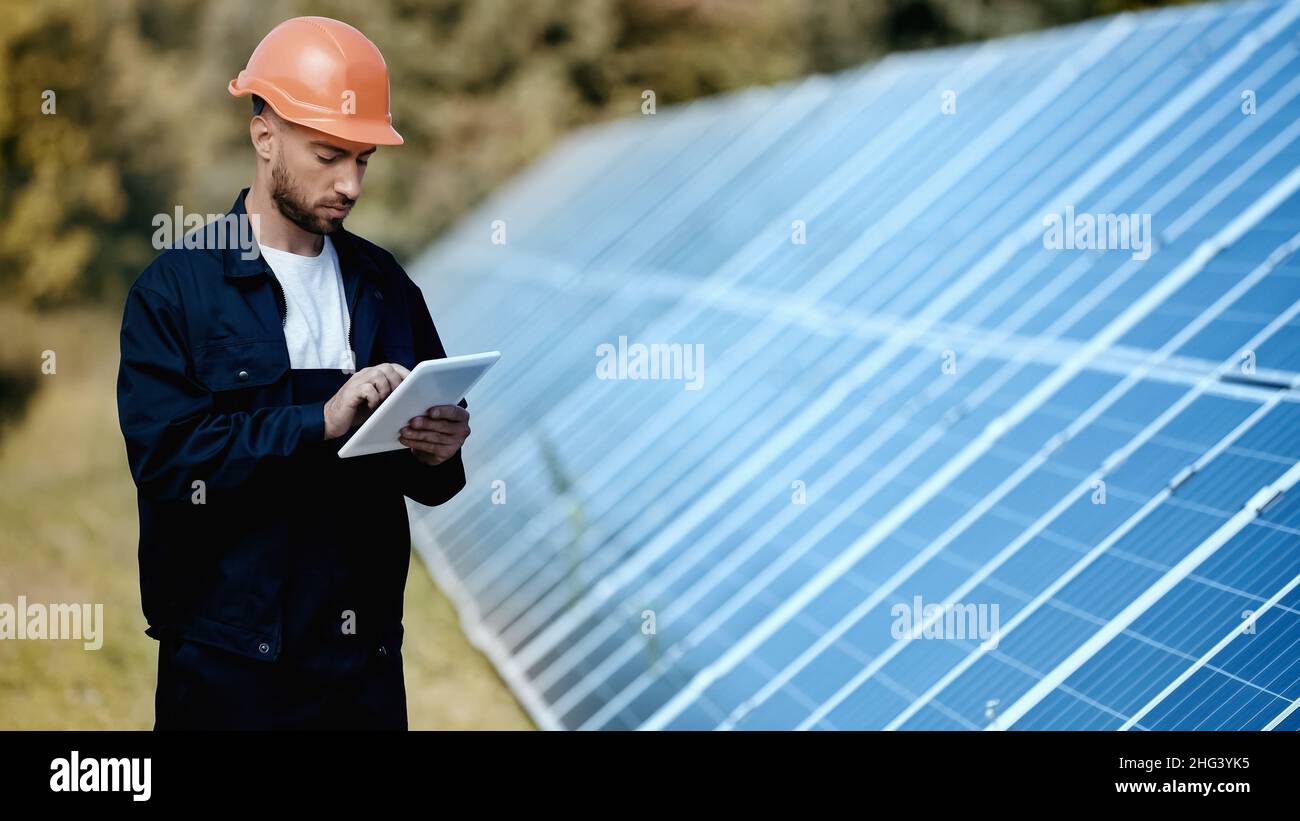 Gadget engineer hi-res stock photography and images - Alamy