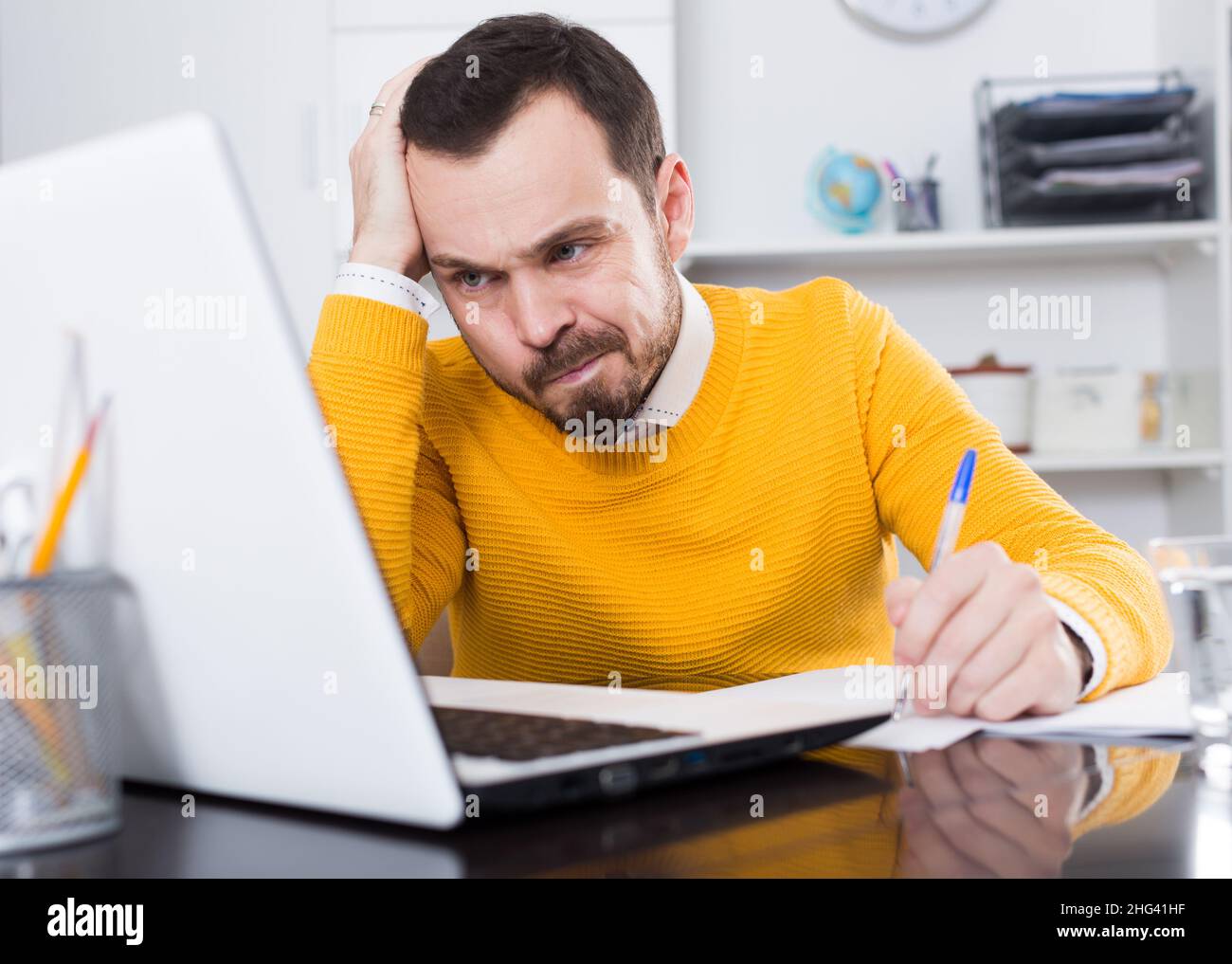 Man facing difficulty Stock Photo - Alamy