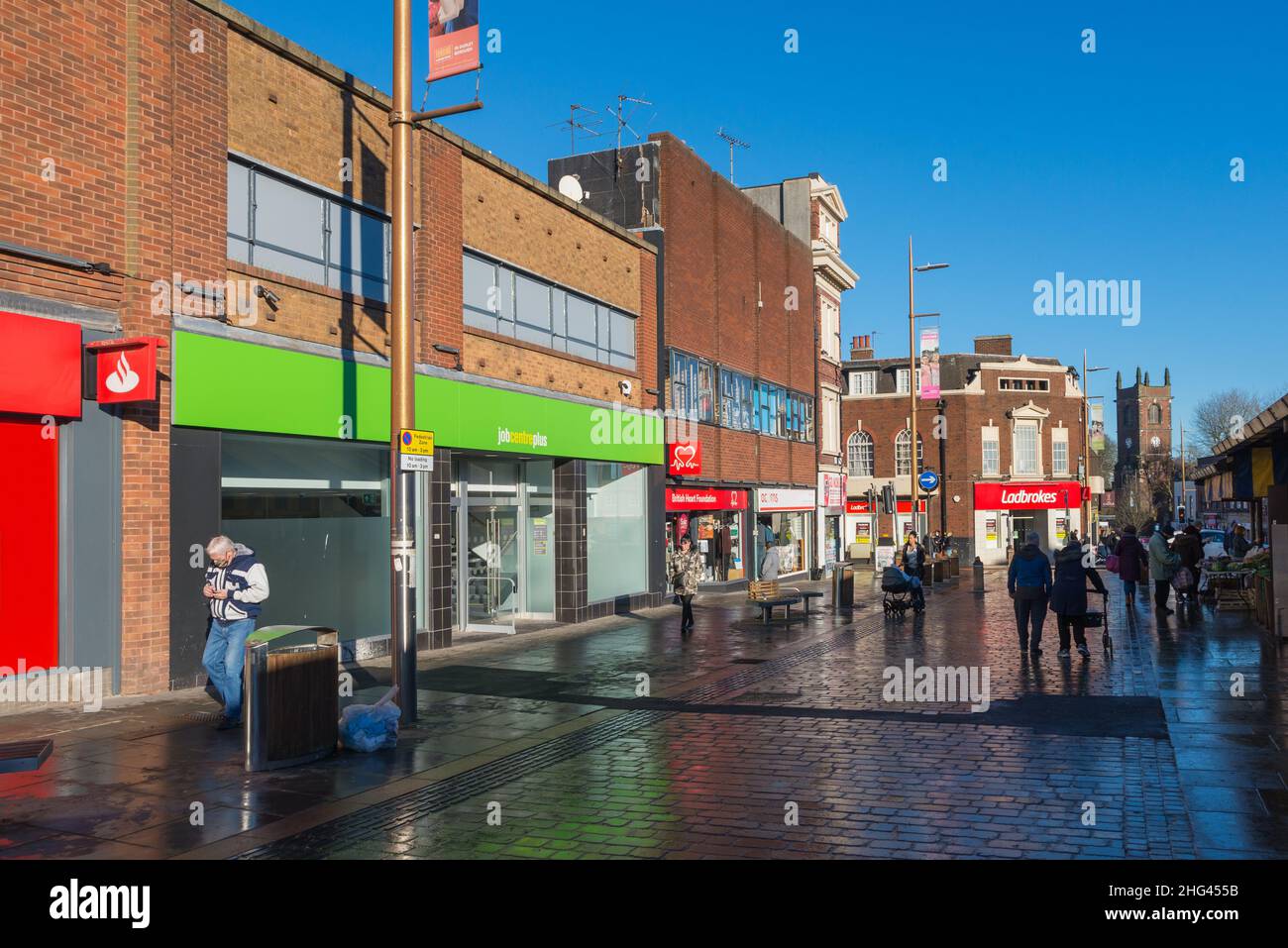 Shoppers in the High Street in Dudley town centre, West Midlands Stock ...
