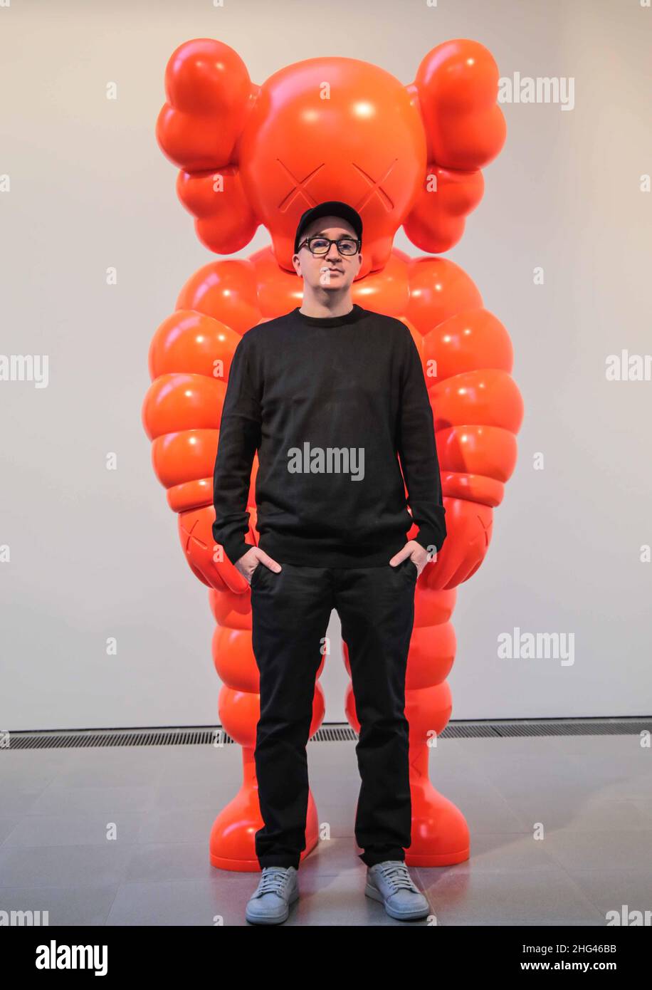 London UK 18 January 2022 The Artist in front of What Party 2020 ...