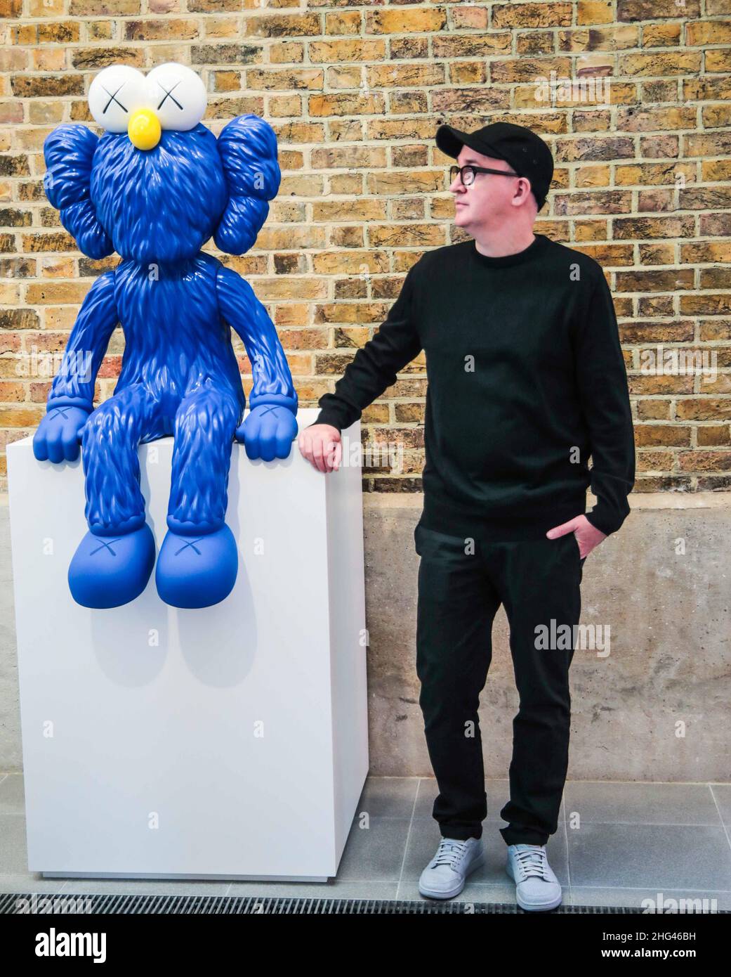 London UK 18 January 2022 The Artist in front of SEEN 2018 Painted ...