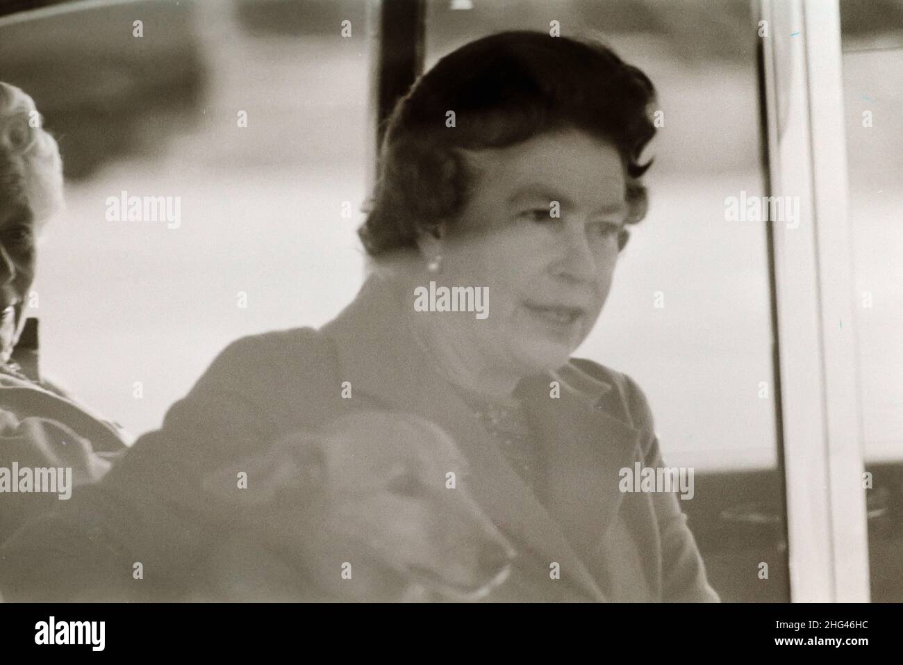 Queen Elizabeth II arriving at Heathrow Airport September 1986 with ...