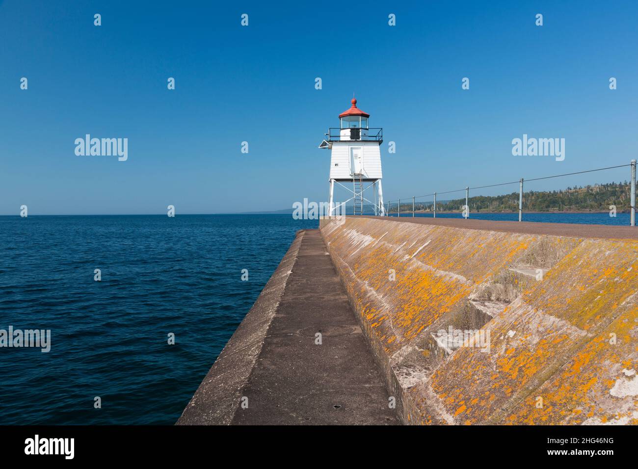 Two harbors minnesota breakwater hi-res stock photography and images ...