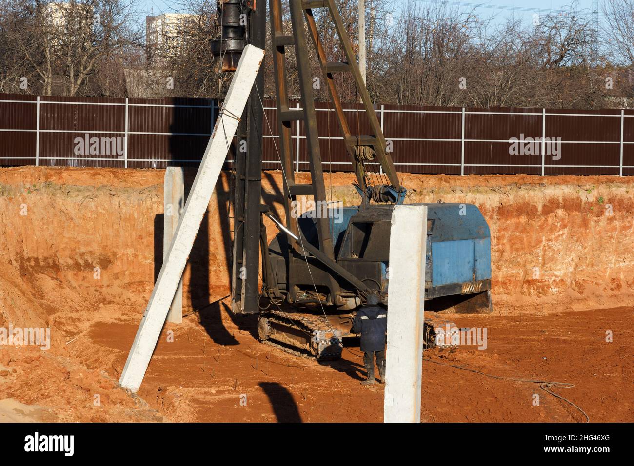 Pile foundation crane power line hi-res stock photography and images ...