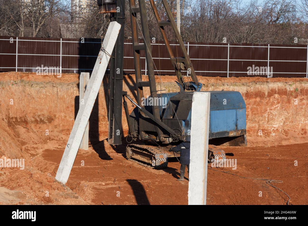 Construction equipment. Equipment for foundation works. Hydraulic pile ...