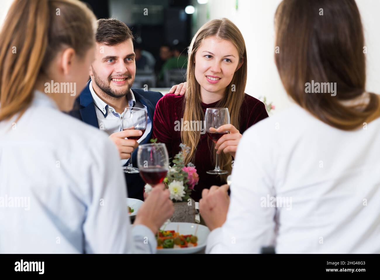 Woman eating alone in luxury restaurant hi-res stock photography and ...