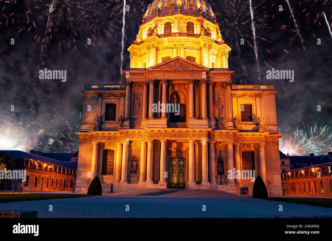 Celebratory colorful fireworks over the Les Invalides (The National ...