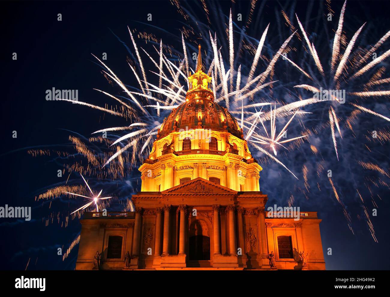 Celebratory colorful fireworks over the Les Invalides (The National ...
