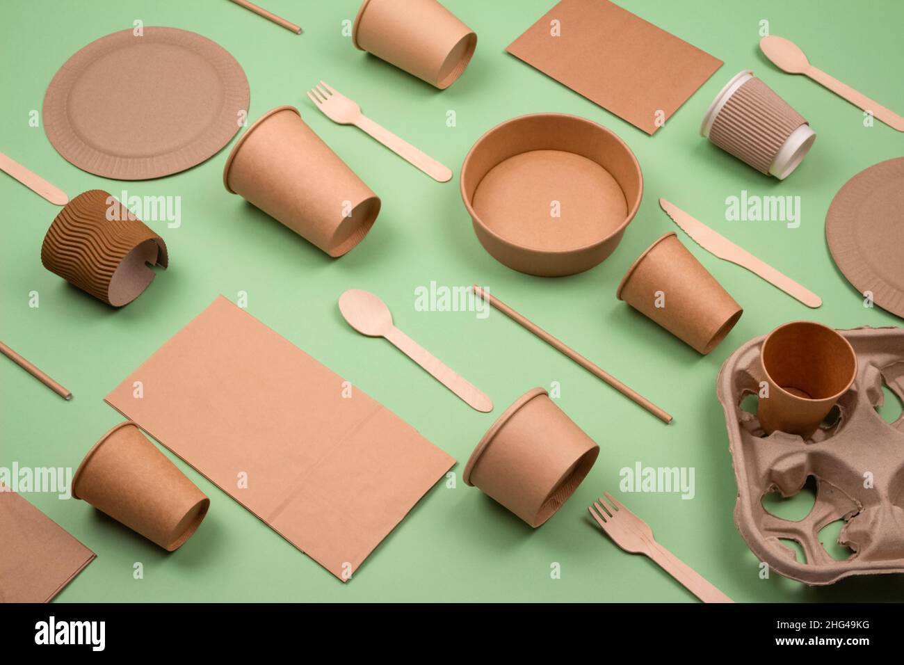 Different eco-friendly tableware and kraft paper food packaging on ...