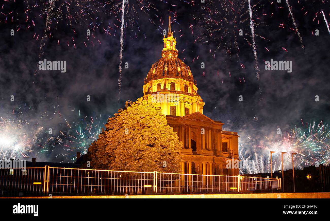Celebratory colorful fireworks over the Les Invalides (The National ...