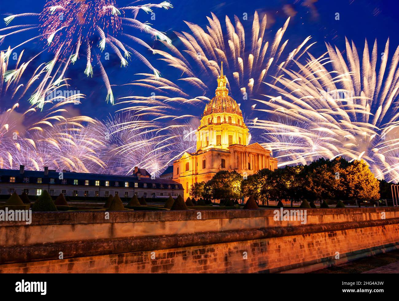 Celebratory colorful fireworks over the Les Invalides (The National ...