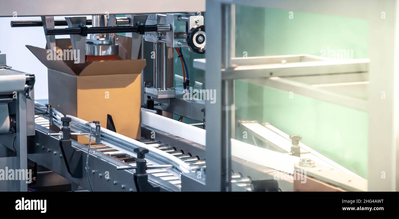 Container handling automation hi-res stock photography and images - Alamy