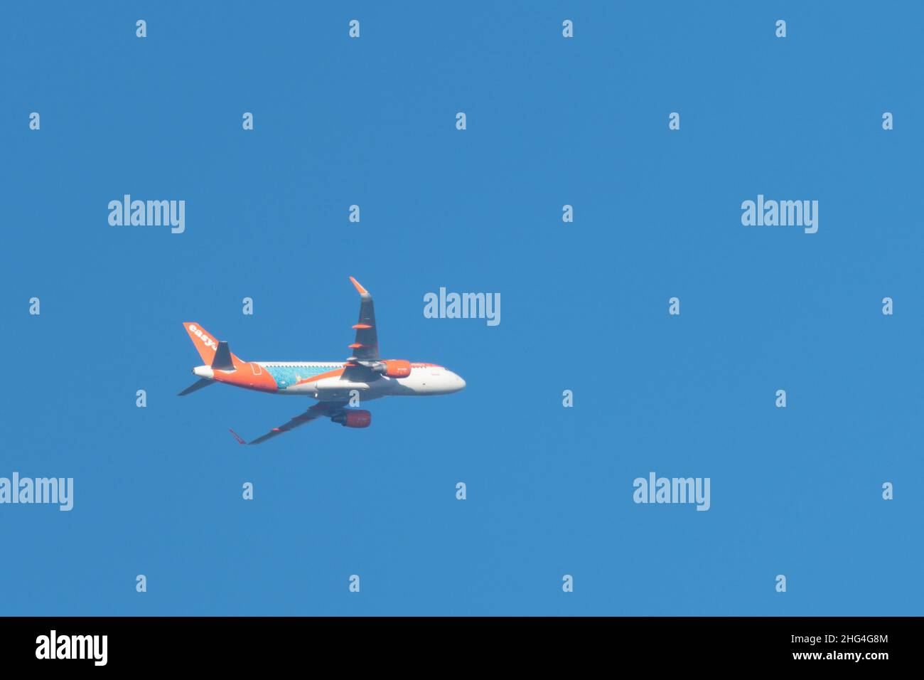 Easyjet Holidays Airbus A320 G-EZOA, narrow body passenger aircraft ...