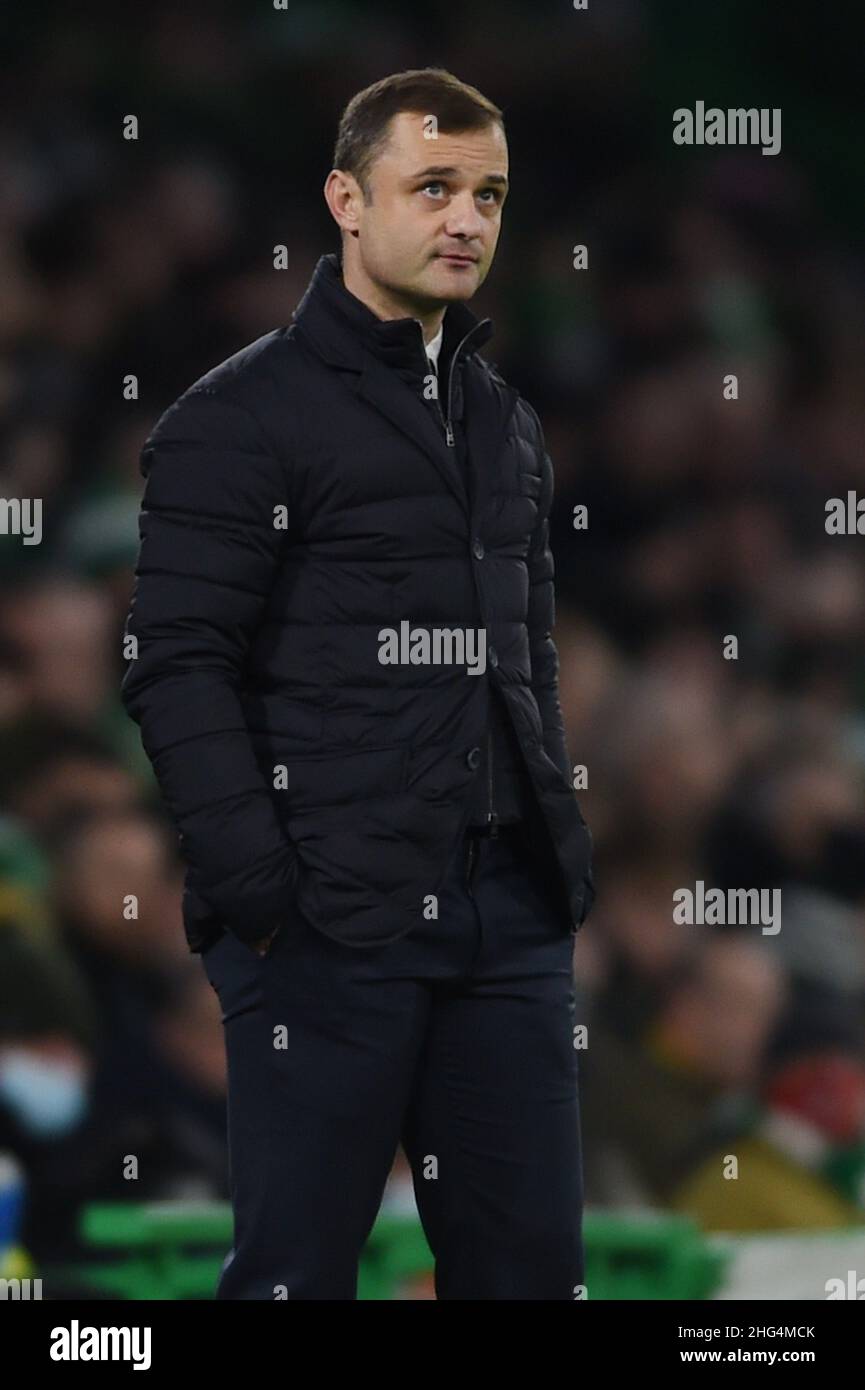 Glasgow, Scotland, 17th January 2022. Hibernian Manager Shaun Maloney ...