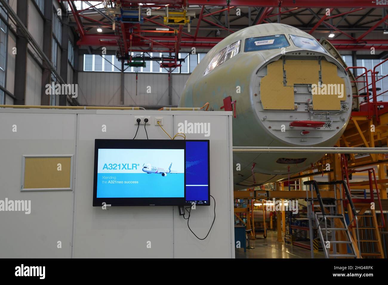 Hamburg, Germany. 18th Jan, 2022. The new Airbus A321XLR stands guided ...