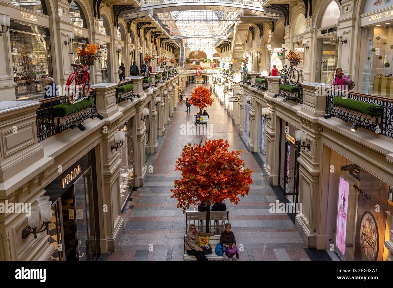Moscow, Russia - September 25, 2019: Old and architectural shopping ...