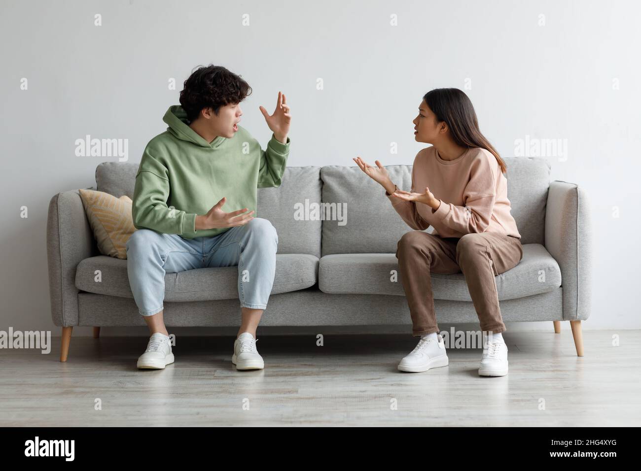 Breakup And Divorce Concept Young Married Asian Couple Having Fight