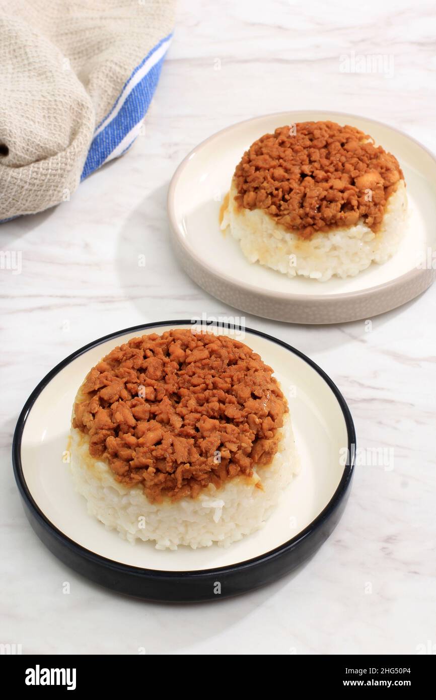 Nasi Tim Ayam, Sweet and Savoury Chicken Steam Rice. Popular Food in ...