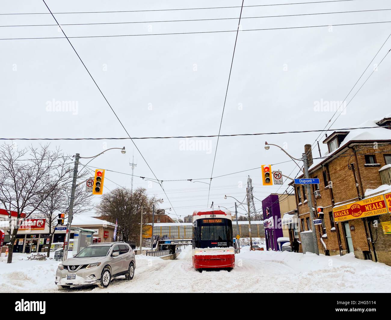 Historic winter storm in Toronto, Canada. The snowfall recorded at ...