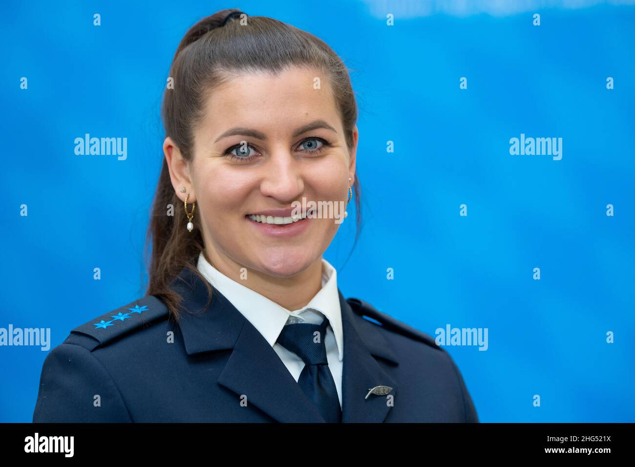 Munich, Germany. 18th Jan, 2022. Ramona Hofmeister (Snowboard-Race ...