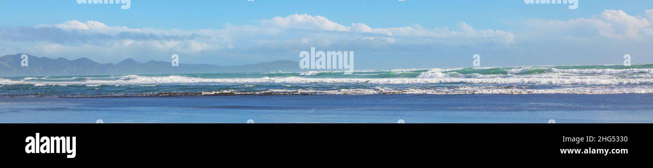 Big waves on the ocean coast Stock Photo - Alamy