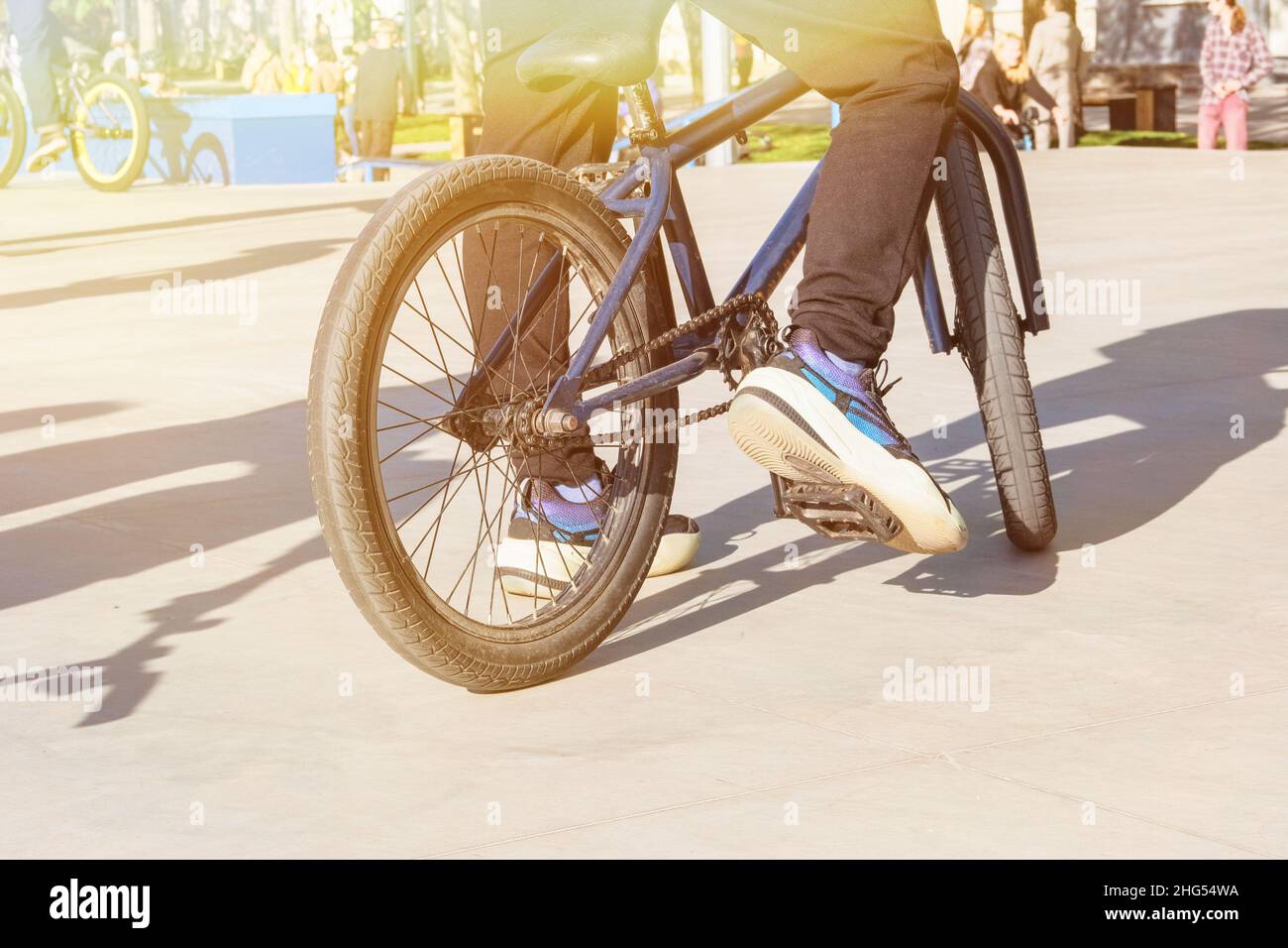 City skatepark hi-res stock photography and images - Alamy